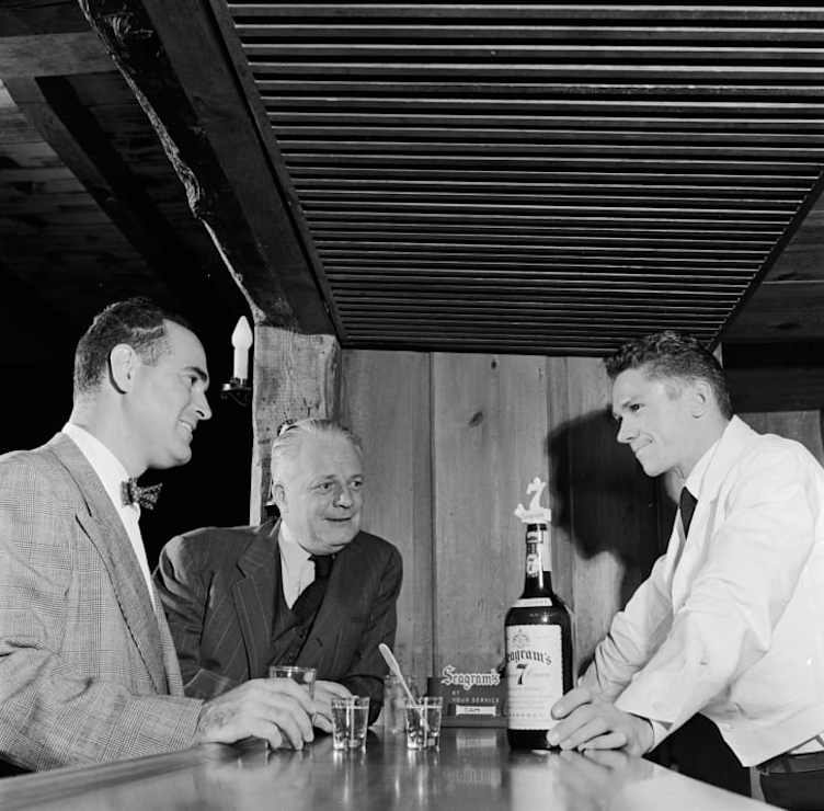 11 Secrets of Bartenders | Mental Floss